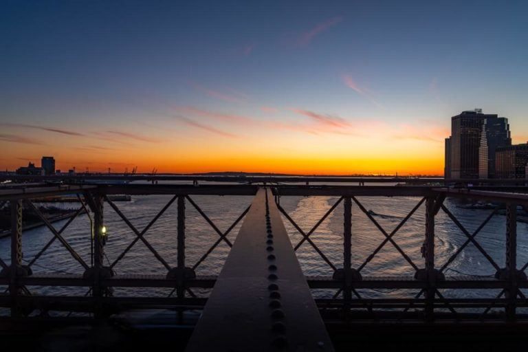How To Experience Brooklyn Bridge At Sunset + Night