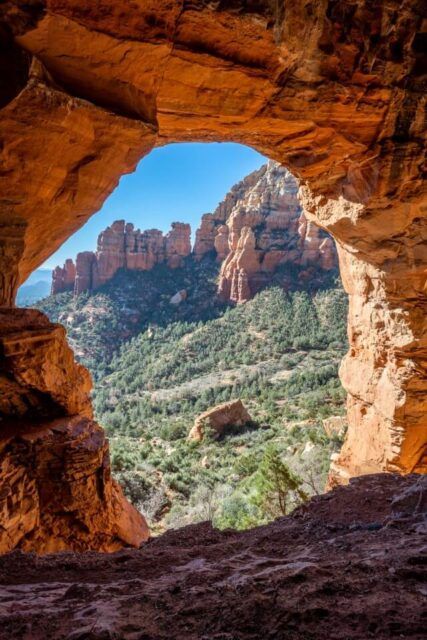 How To Hike The Keyhole Cave Trail In Sedona