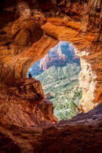 How To Hike The Keyhole Cave Trail In Sedona