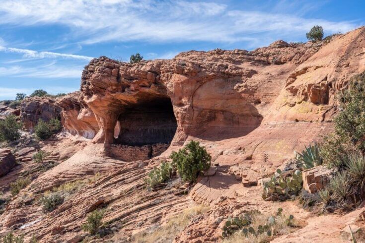 Robbers Roost Trail: Hike To Shaman's Cave In Sedona